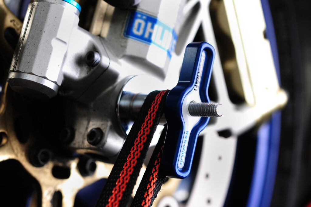 Explore - AXfix - Modern Motorcycle Transport System